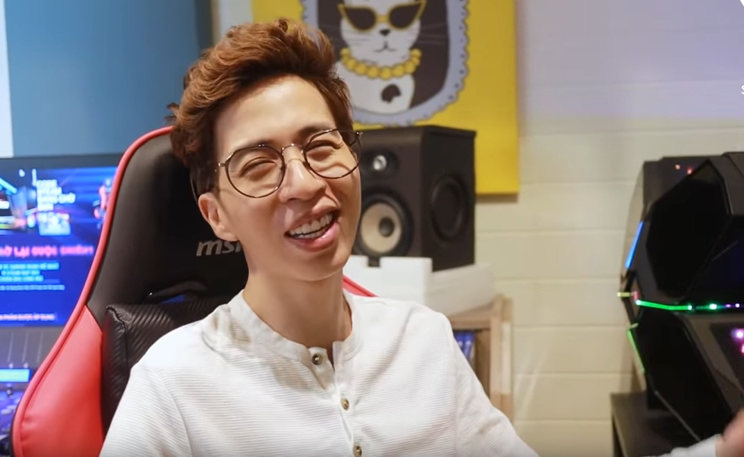 ViruSs khoe phòng stream "triệu đô" với chiếc PC trông như phi thuyền ...