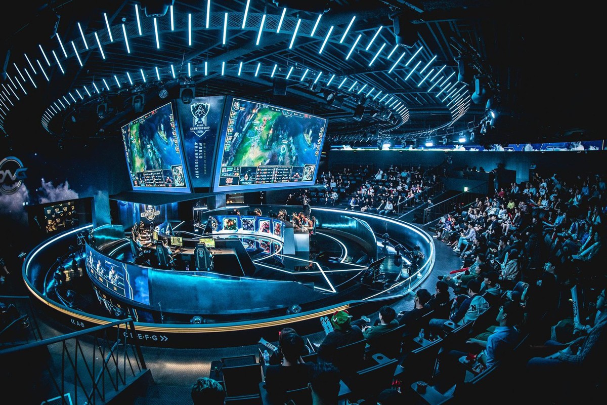 Nike trở thành nhà tài trợ chính thức & độc quyền của League of Legends ...