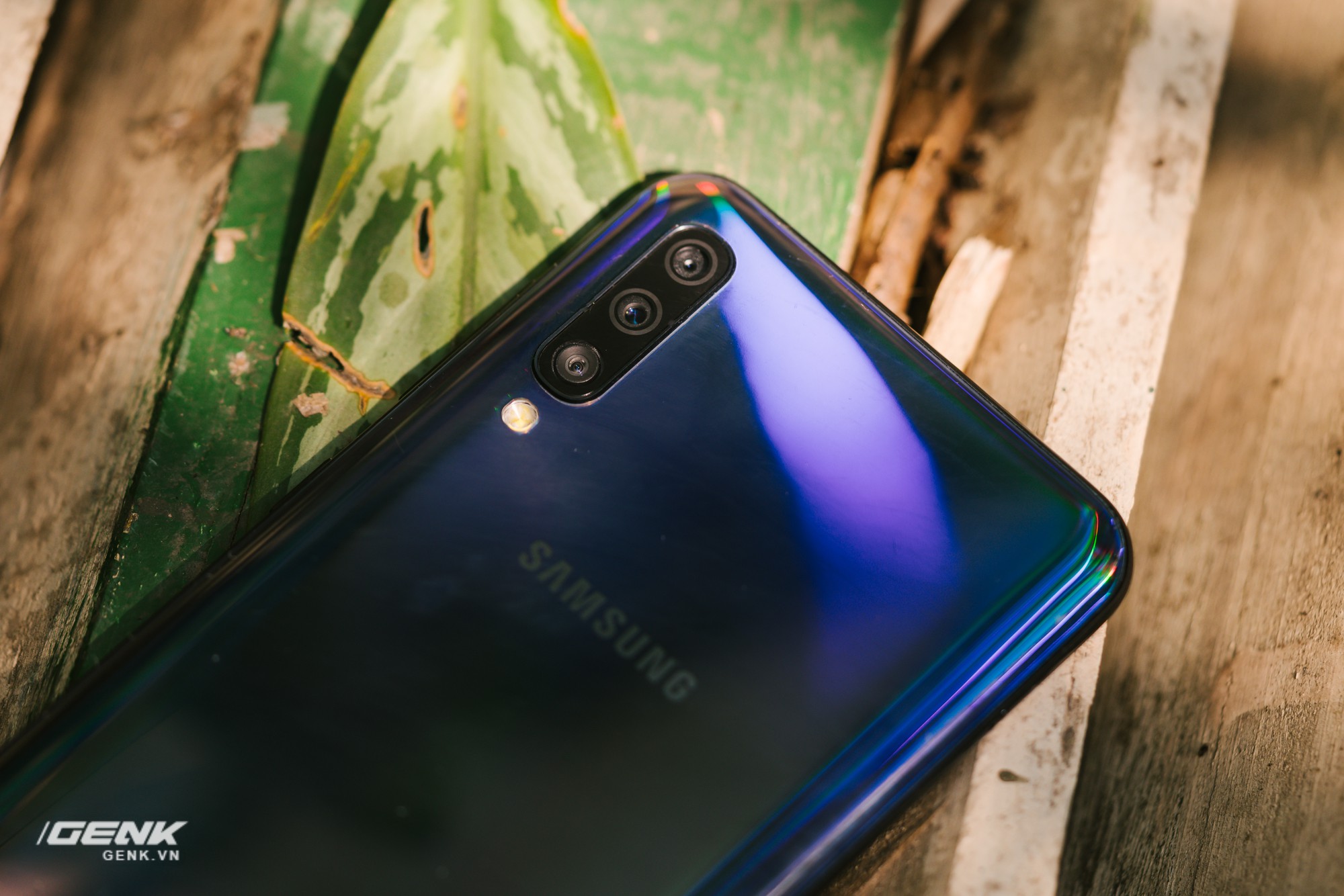 Đánh giá chi tiết Samsung Galaxy A50 - Mới mẻ từ trong ra ngoài, nhưng ...