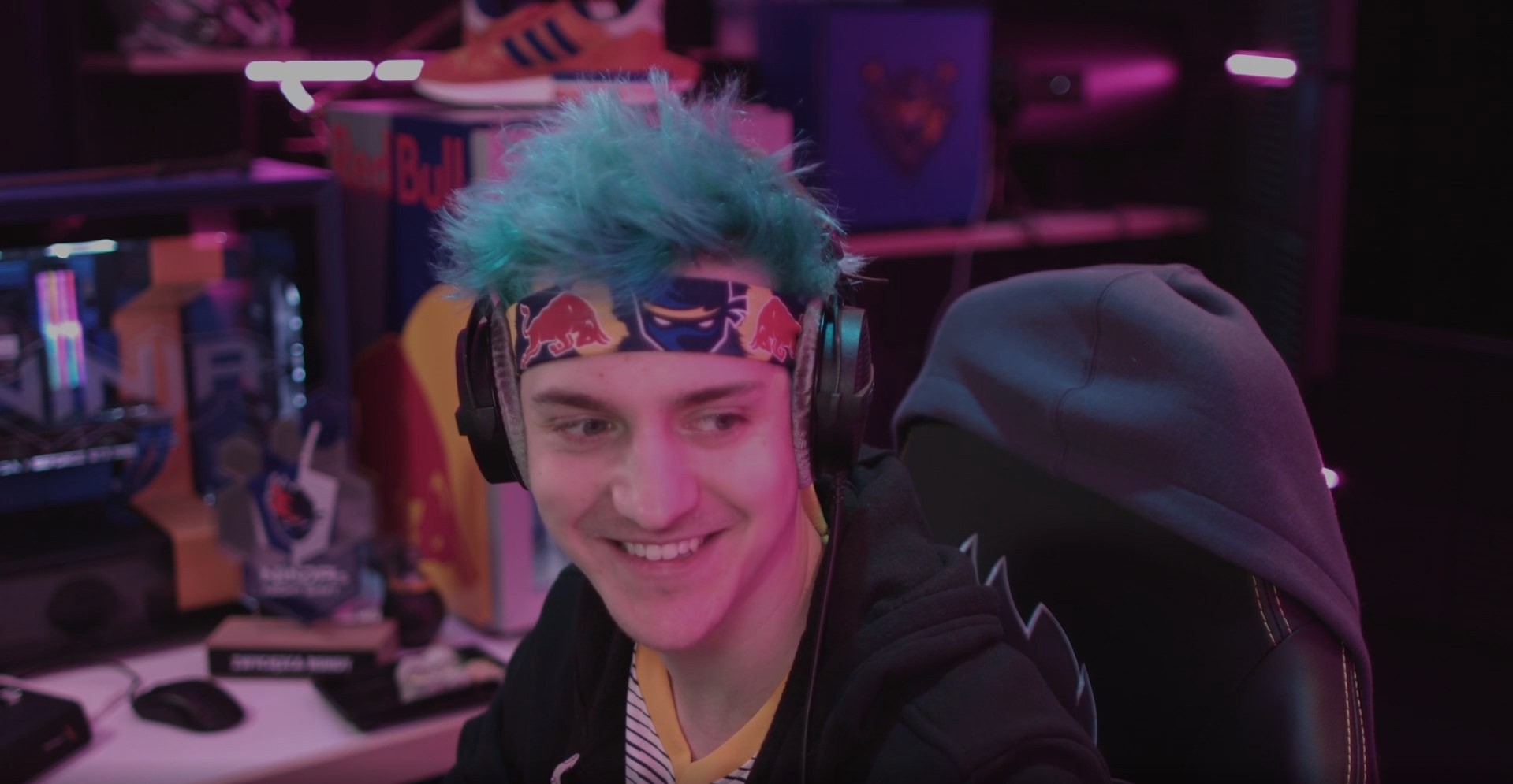Ninja: Streamer khởi nghiệp thì đừng dại mà stream Fortnite hay LMHT