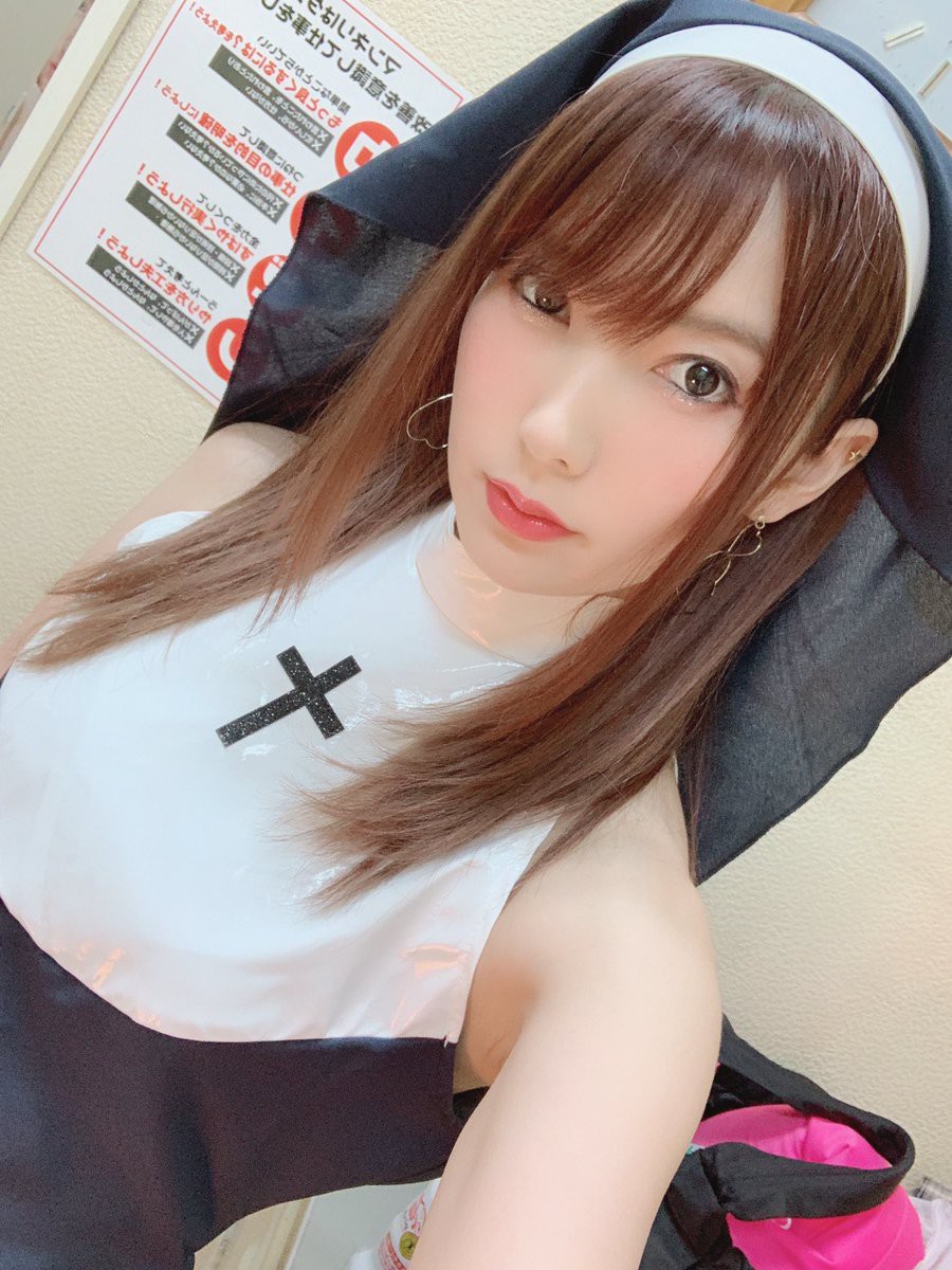 Nữ Thần Yui Hatano Kỷ Niệm 10 Năm Vào Nghề Bất Ngờ Nhận được Quà Toàn