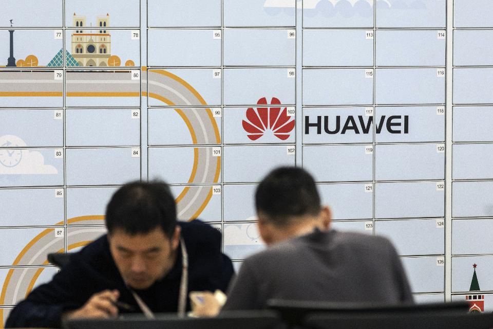 Huawei phủ nhận báo cáo cho rằng Tencent, Xiaomi đang thử nghiệm Hong ...