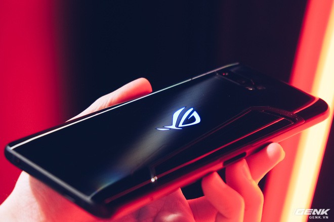Đây là Asus ROG Phone 2: Smartphone màn hình OLED 120Hz và chip ...