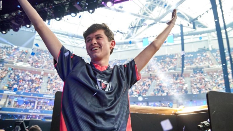 Cậu nhóc người Mỹ ẵm trọn 3 triệu USD nhờ chơi Fortnite