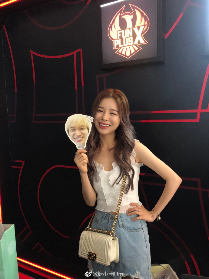 LMHT: Tuyển thủ chuyên nghiệp số hưởng nhất năm, lấy được vợ xinh lại ...