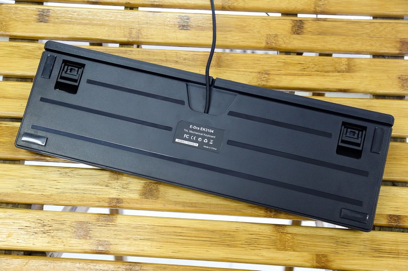 Bàn phím cơ E-Dra EK3104 giá 650k mà vô cùng 'tử tế'