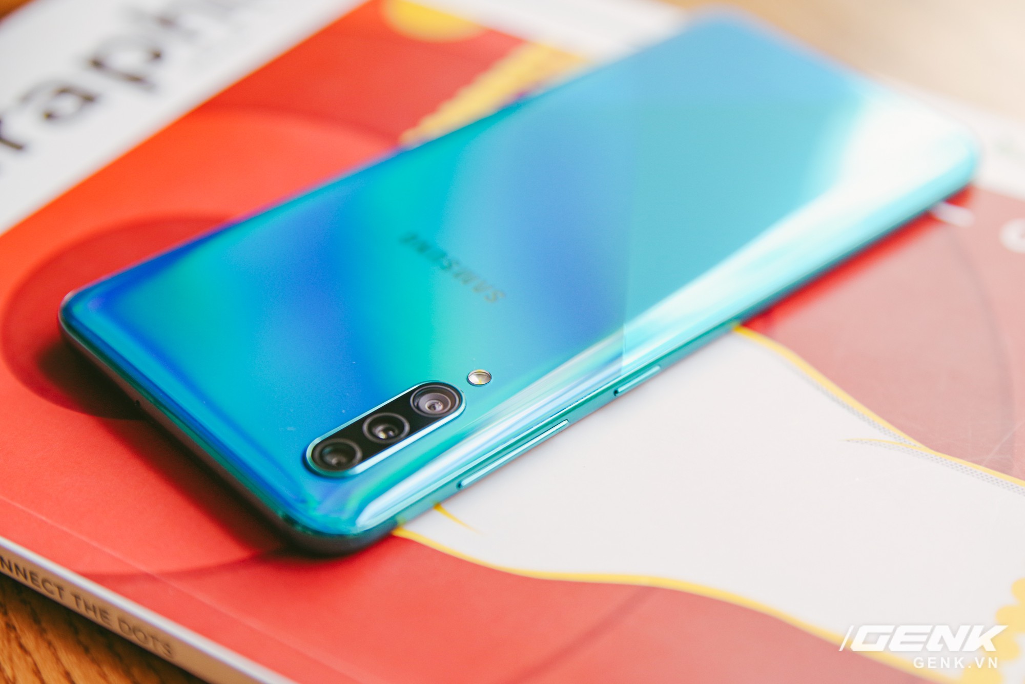 Cận cảnh Galaxy A30s: 3 camera, cảm biến vân tay siêu âm, màu sắc mới ...