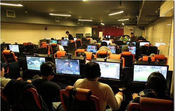 Các chủ quán game tranh cãi vì lỗi tính giờ của CSM