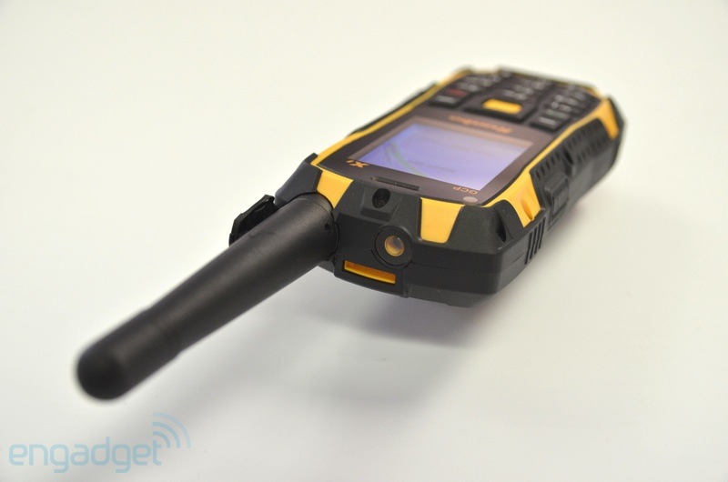 Runbo X: Smartphone Android siêu bền, giá "mềm"