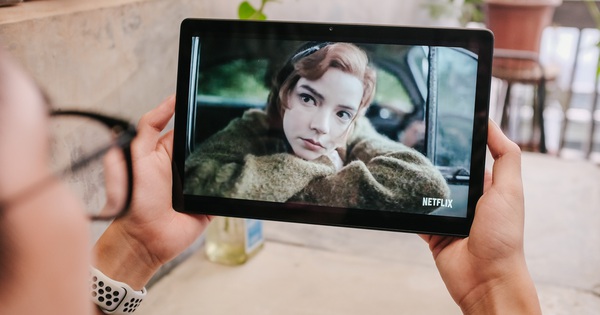 Trải nghiệm xem phim với Galaxy Tab A7: Tablet tầm trung, nhiều tính ...