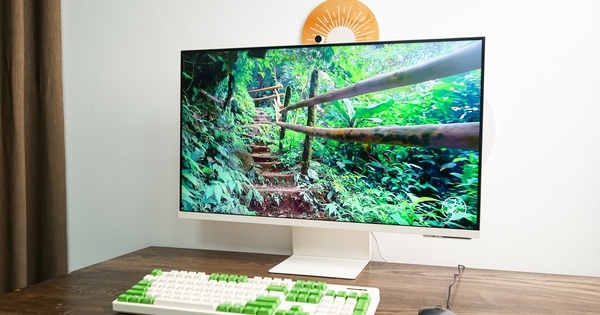 'Trên bàn' màn hình kiêm TV Samsung Smart Monitor M8 2023