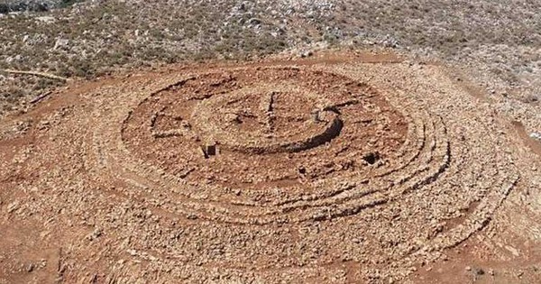 Mê cung Minoan 4.000 năm tuổi được khai quật trên đảo Crete gợi lại ...