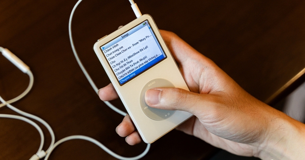 Xuất hiện chỉ vài giây trong MV, Sơn Tùng khiến chiếc iPod này thành ...