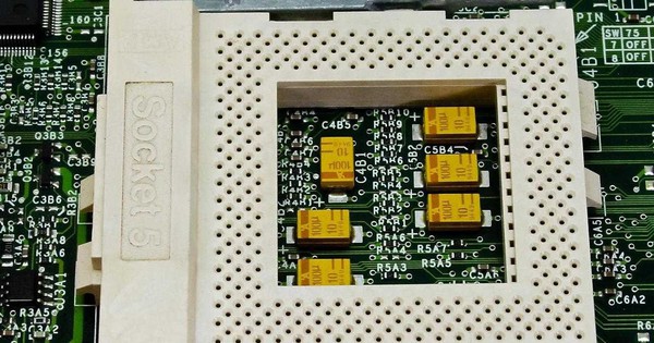 Chuyện thật 100%: Từng tồn tại một chuẩn chân cắm CPU lắp được cả chip ...