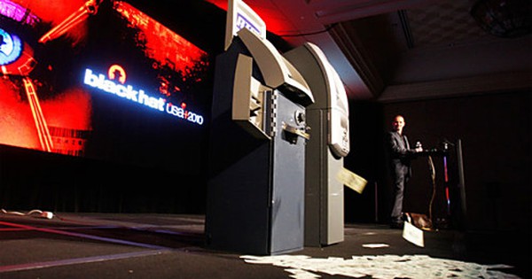 Cuộc đời lừng lẫy của hacker nổi tiếng vừa qua đời