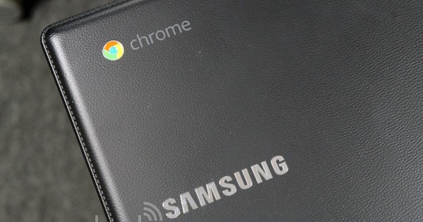 Samsung chính thức ra mắt laptop dùng nắp giả da