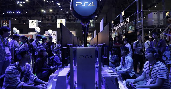 Cận cảnh Sony Game Center toàn PS4 màn hình 4K đầu tiên tại Hà Nội