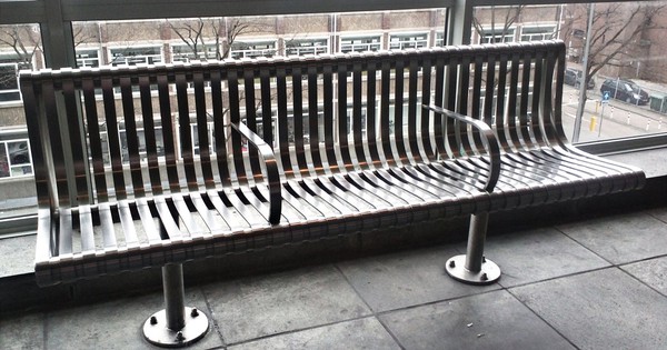 Mọi thứ đều có lý do của nó, thiết kế ghế ngồi công viên cũng vậy nhưng ...