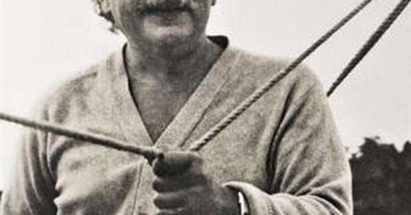 Chiếc đồng hồ đắt giá nhất lịch sử Longines của Albert Einstein