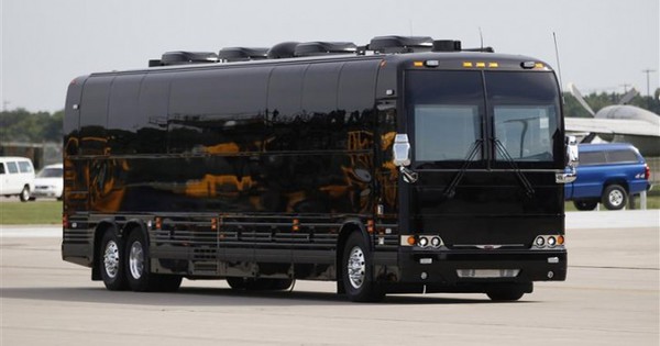 Ngắm siêu xe buýt Ground Force One giá 1,1 triệu USD của Tổng thống Mỹ ...