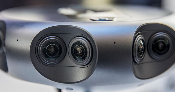 Samsung trình làng camera 360 Round với 17 camera, trông hệt quái vật ...