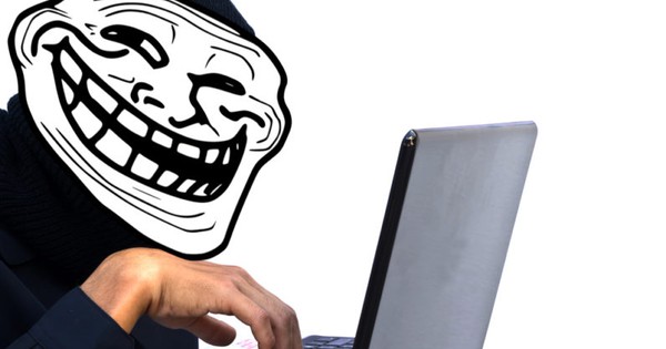 Một anh chàng lập trình viên đã tạo ra một cỗ máy để "troll" những tên ...