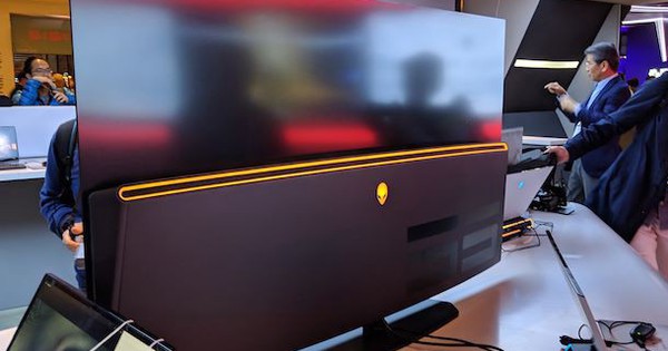 [CES 2019] Alienware trình làng màn hình OLED chuyên game, 55 inch, 4K, 120Hz