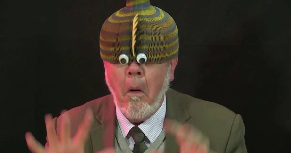 Gặp gỡ Tim Rowett, người đàn ông dành 60 năm cuộc đời để sưu tập 25.000 ...