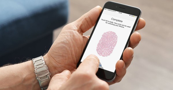 Apple từng tuyên bố không có ý định mang Touch ID lên iPhone X, nhưng ...