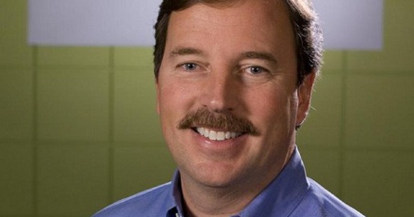 CEO Scott Thompson sẽ phải làm gì với một Yahoo đang suy sụp?